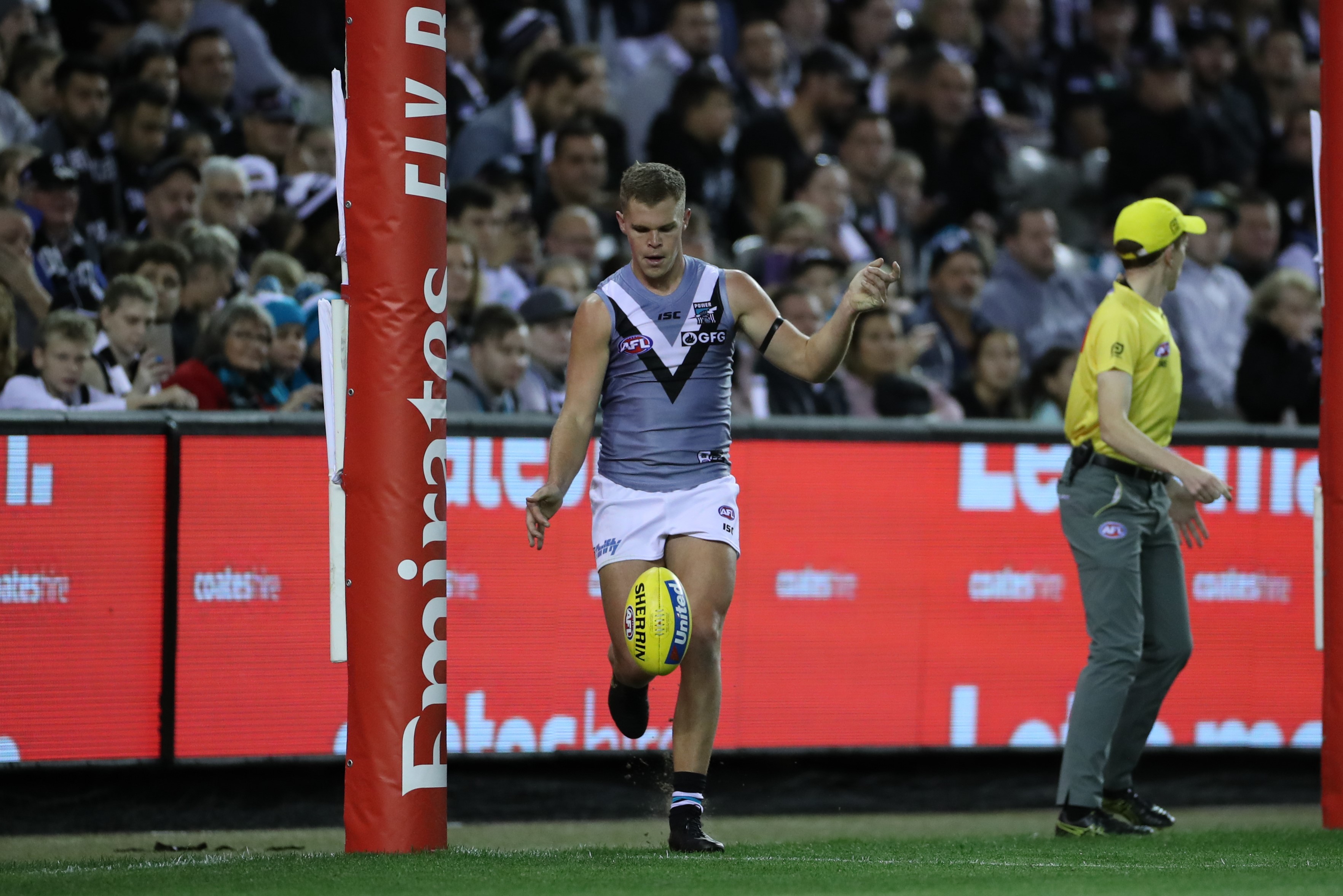 Houston (and Ladhams) have a problem - K ROCK 95.5