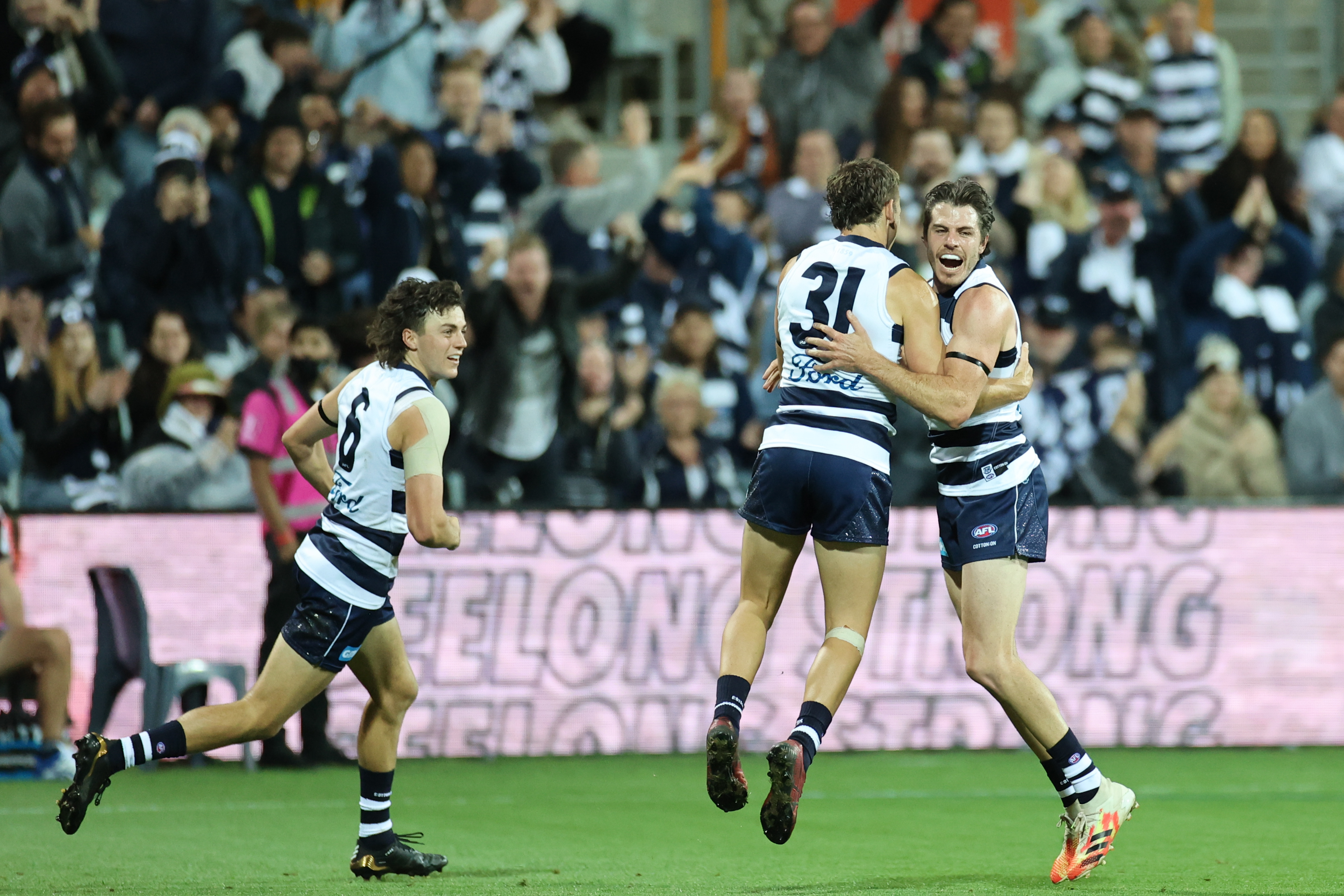 Smith wins Cats fans’ hearts - K ROCK 95.5