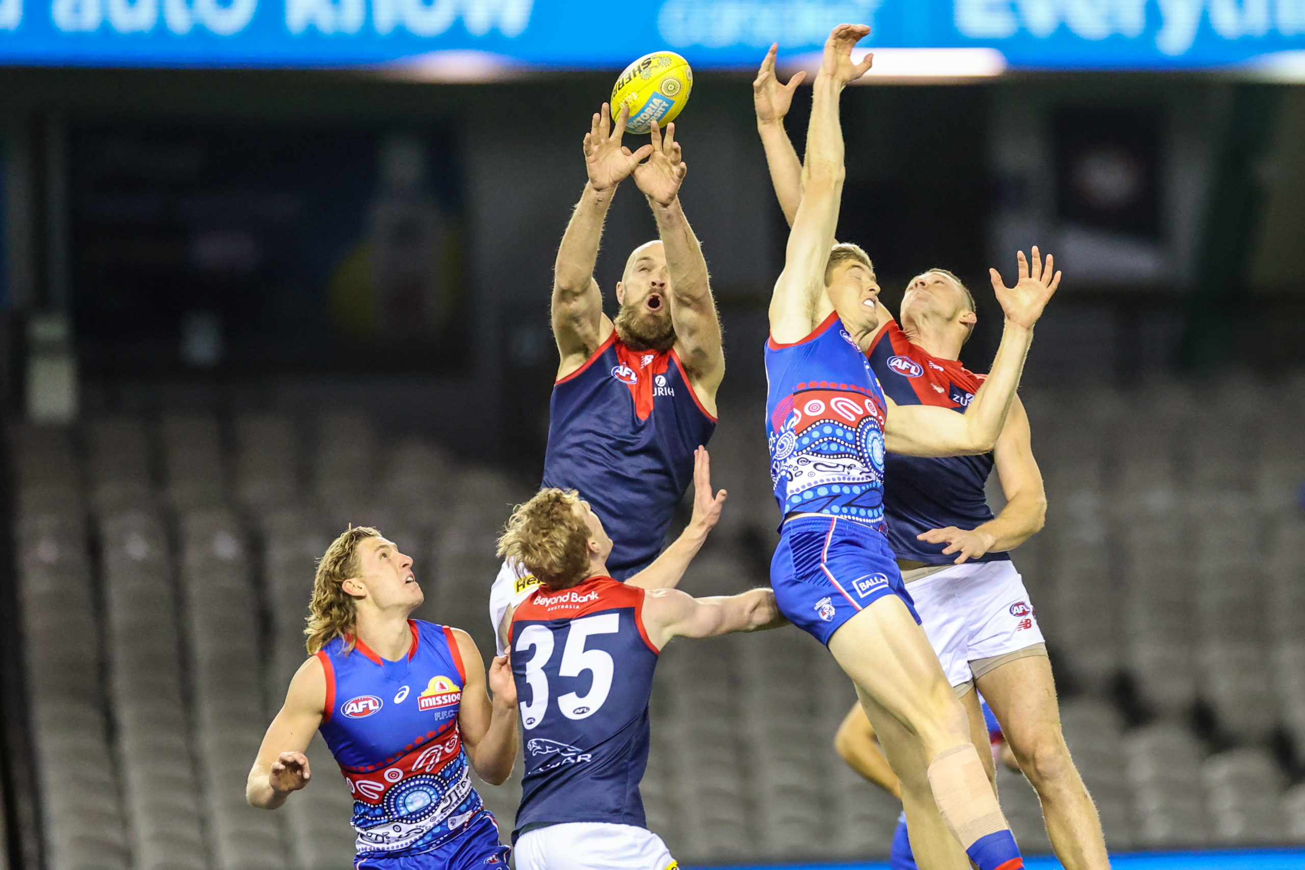 Captains split on grand final tips - K ROCK 95.5