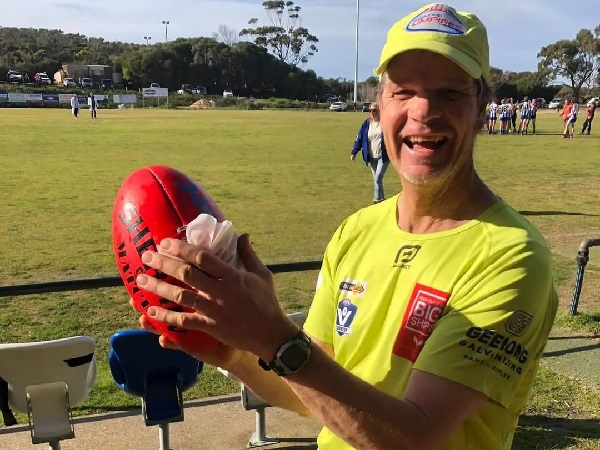 Geelong footy community mourns loss of umpire legend - K ROCK 95.5
