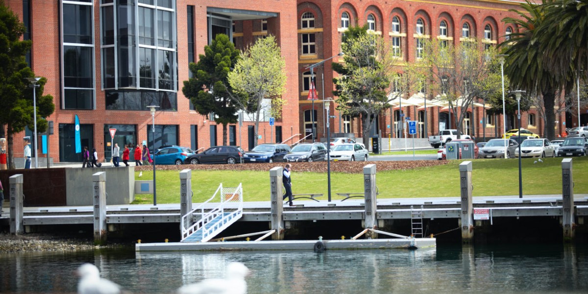 Deakin climbs ranks of global universities - K ROCK 95.5