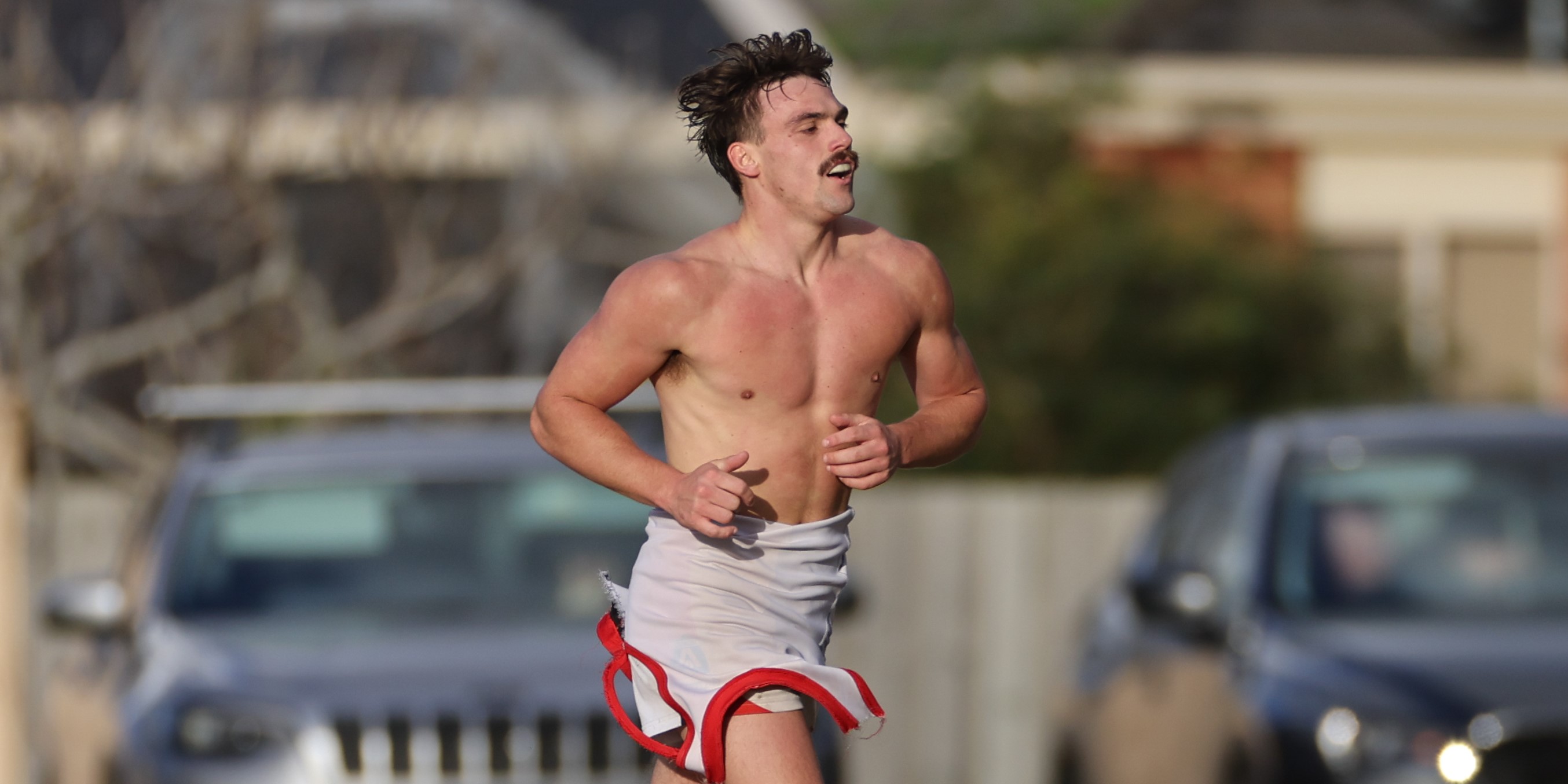 Gow back in red, gold and black - K ROCK 95.5