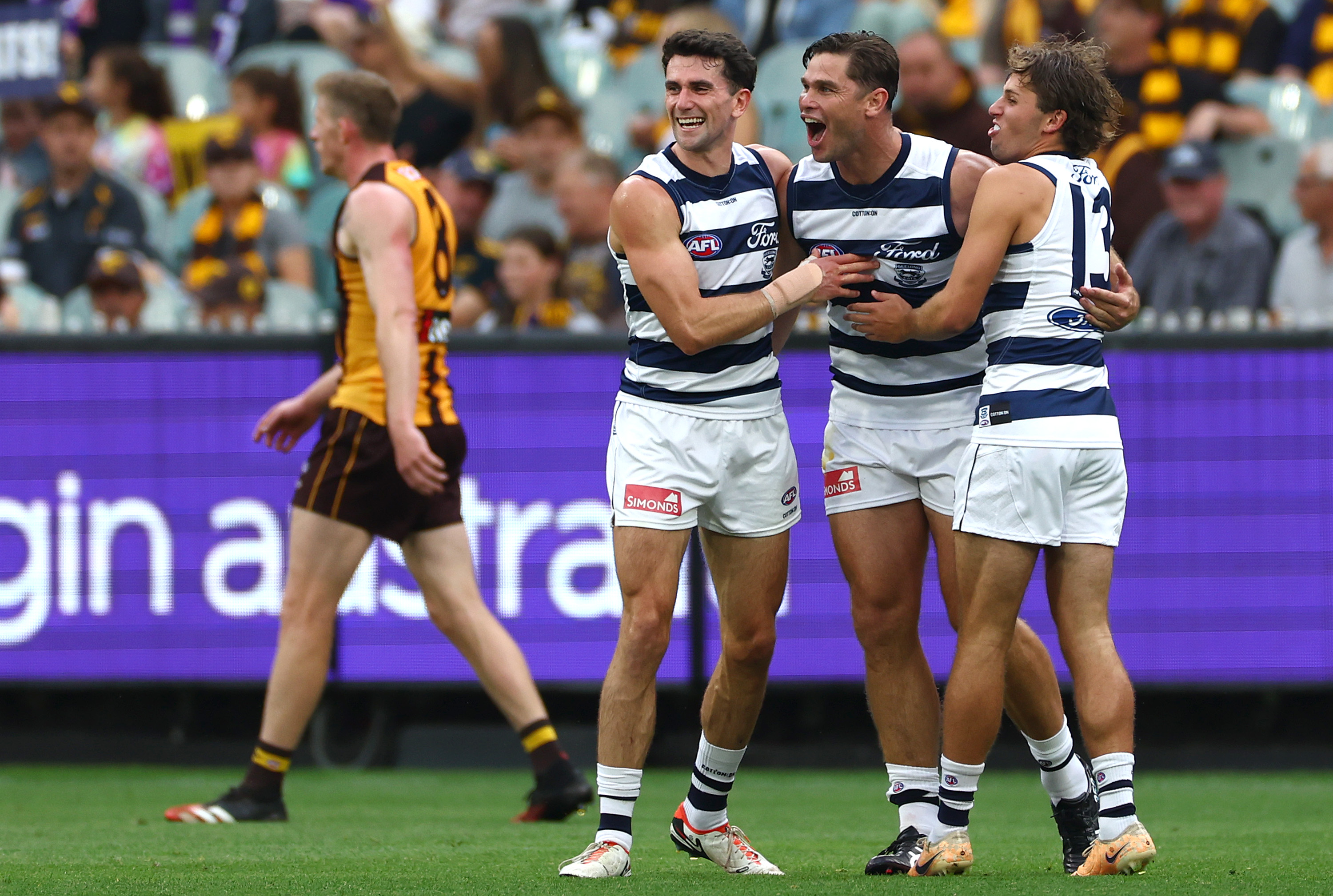 Hawkins lights up MCG in game 350 - K ROCK 95.5