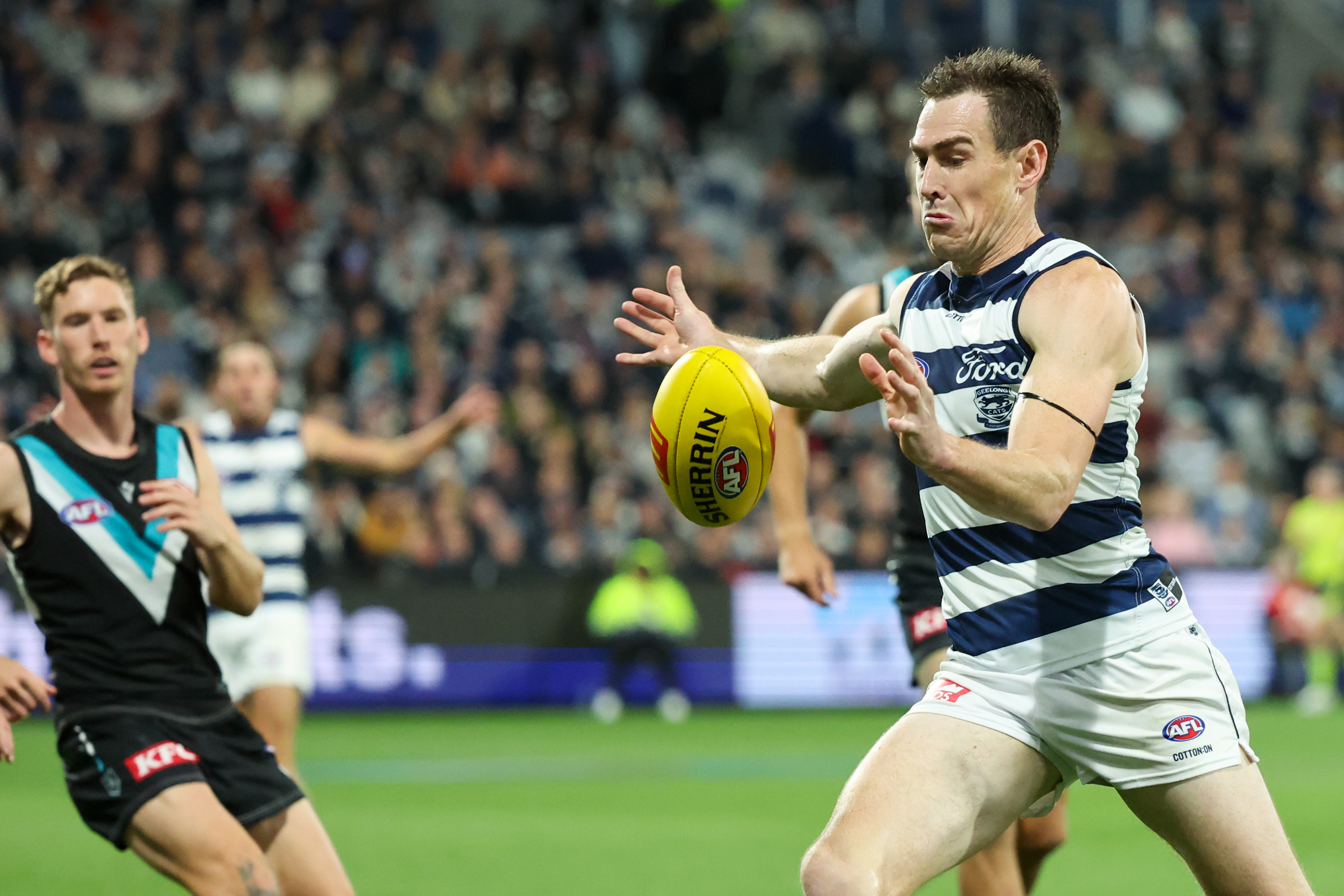 Cameron to miss Darwin trip - K ROCK 95.5
