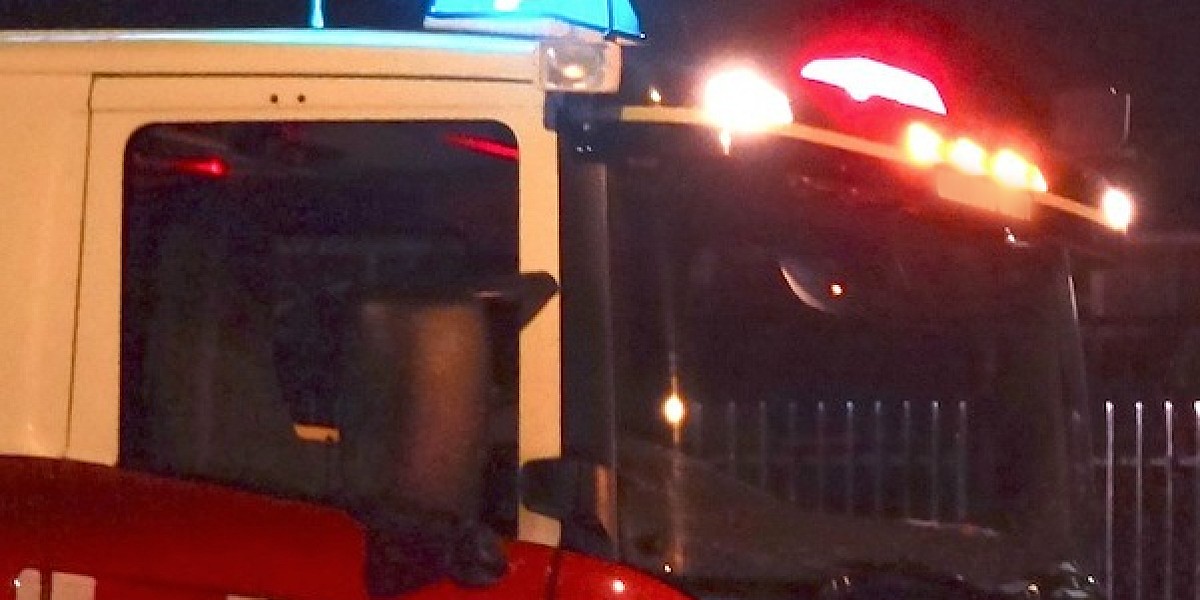 Crews battle Geelong West factory blaze - K ROCK 95.5